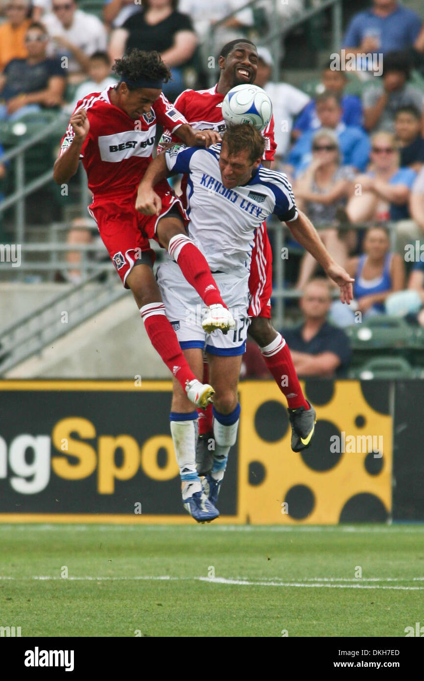 16 August 2009: Kansas City Wizard's Jimmy Conrad gets a head on the ...