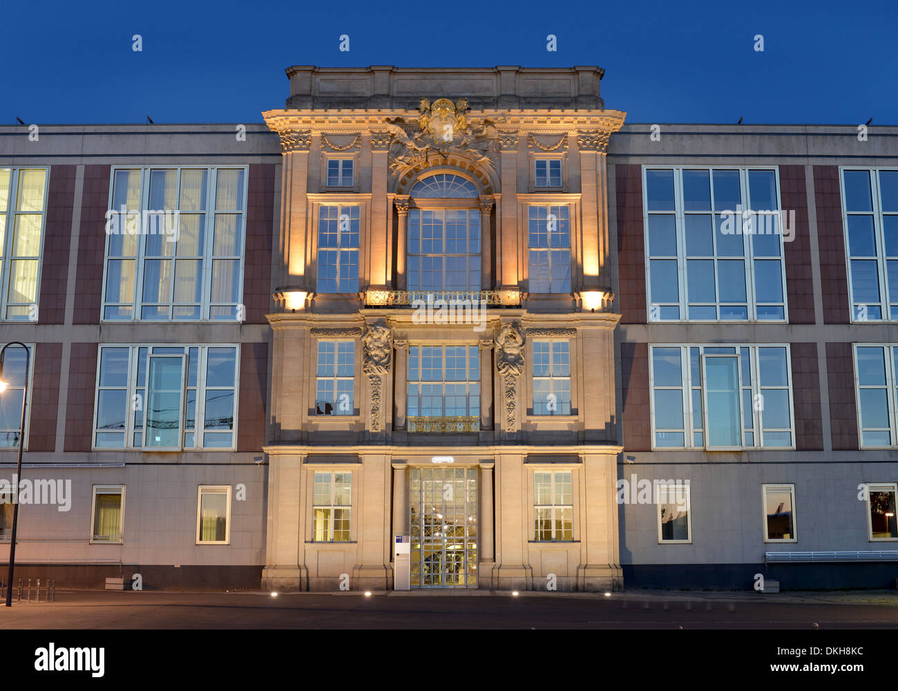 Esmt Berlin High Resolution Stock Photography and Images - Alamy