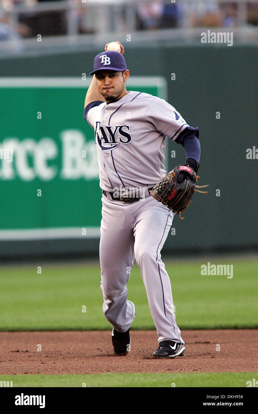 Tampa Bay Rays' Jason Bartlett (8) throws to first during the Rays 4 ...