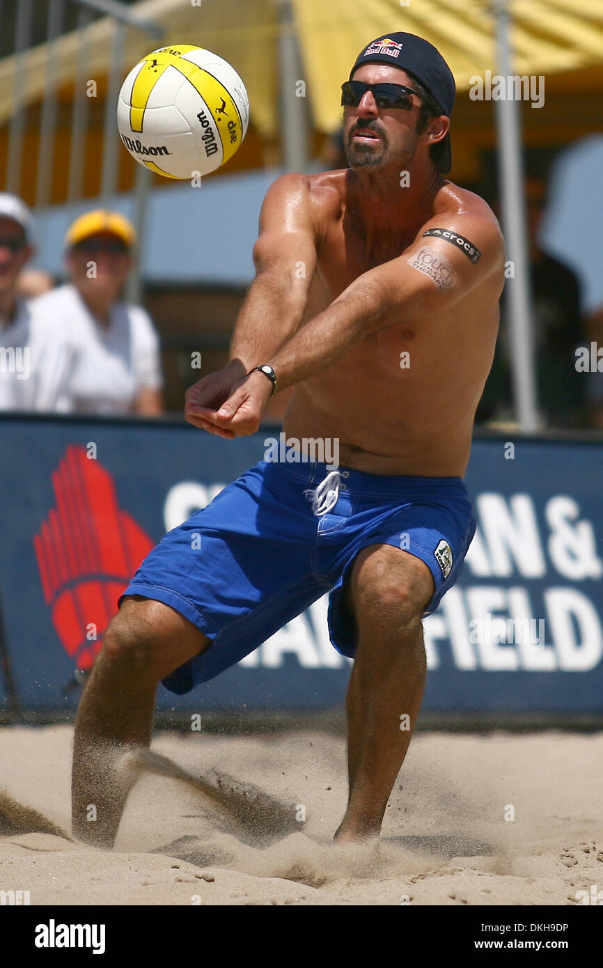 Manhattan Beach Pro Beach Volleyball Championships. Match action during ...