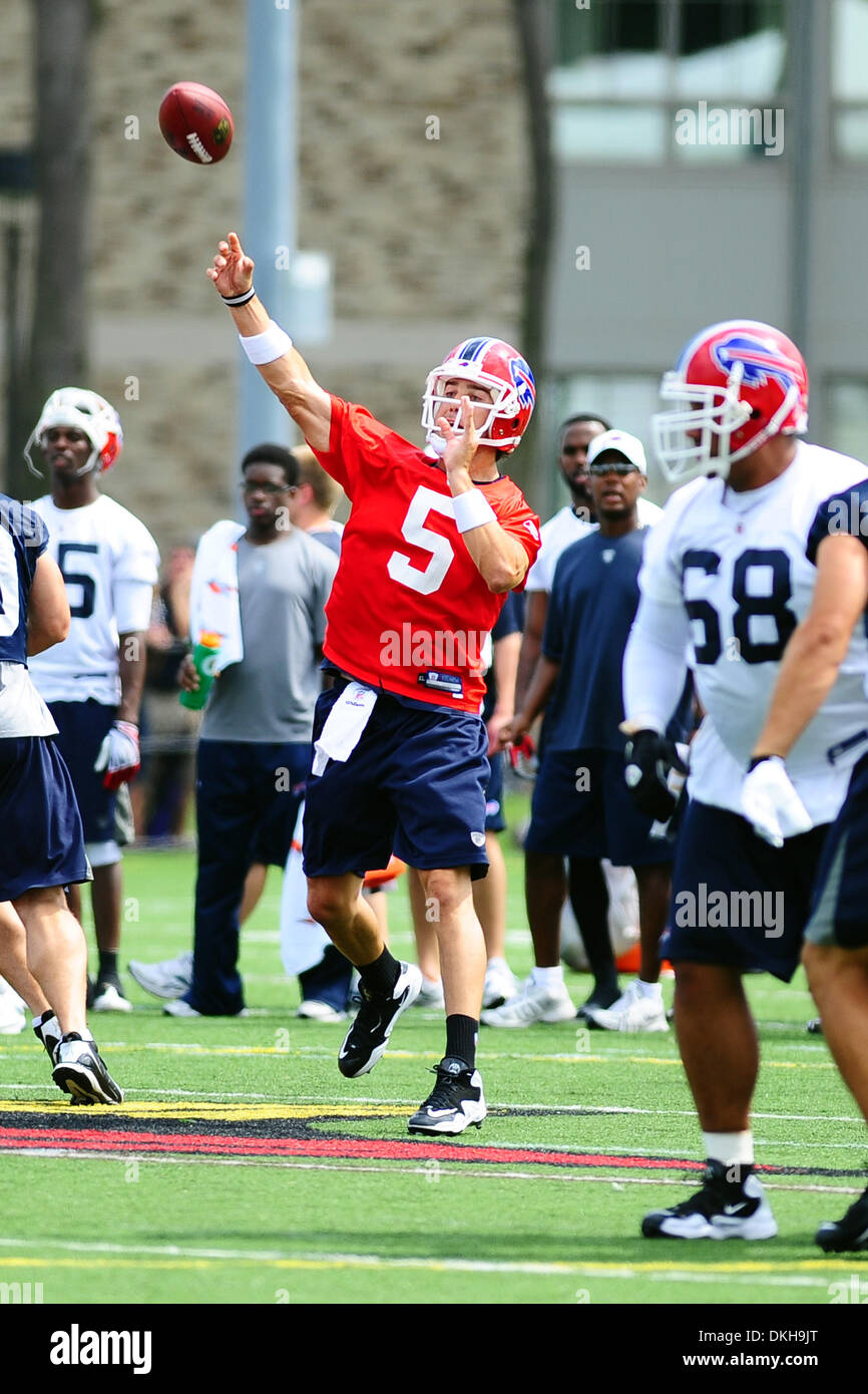 Buffalo Bills quarterback Trent Edwards lets the ball fly down field in ...