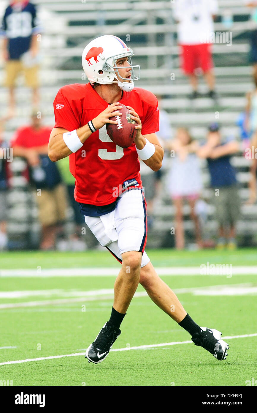 Buffalo Bills quarterback Trent Edwards drops back to pass during ...