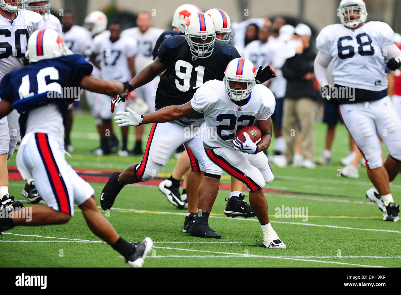 Buffalo Bills runningback Fred Jackson cuts through the defense during ...