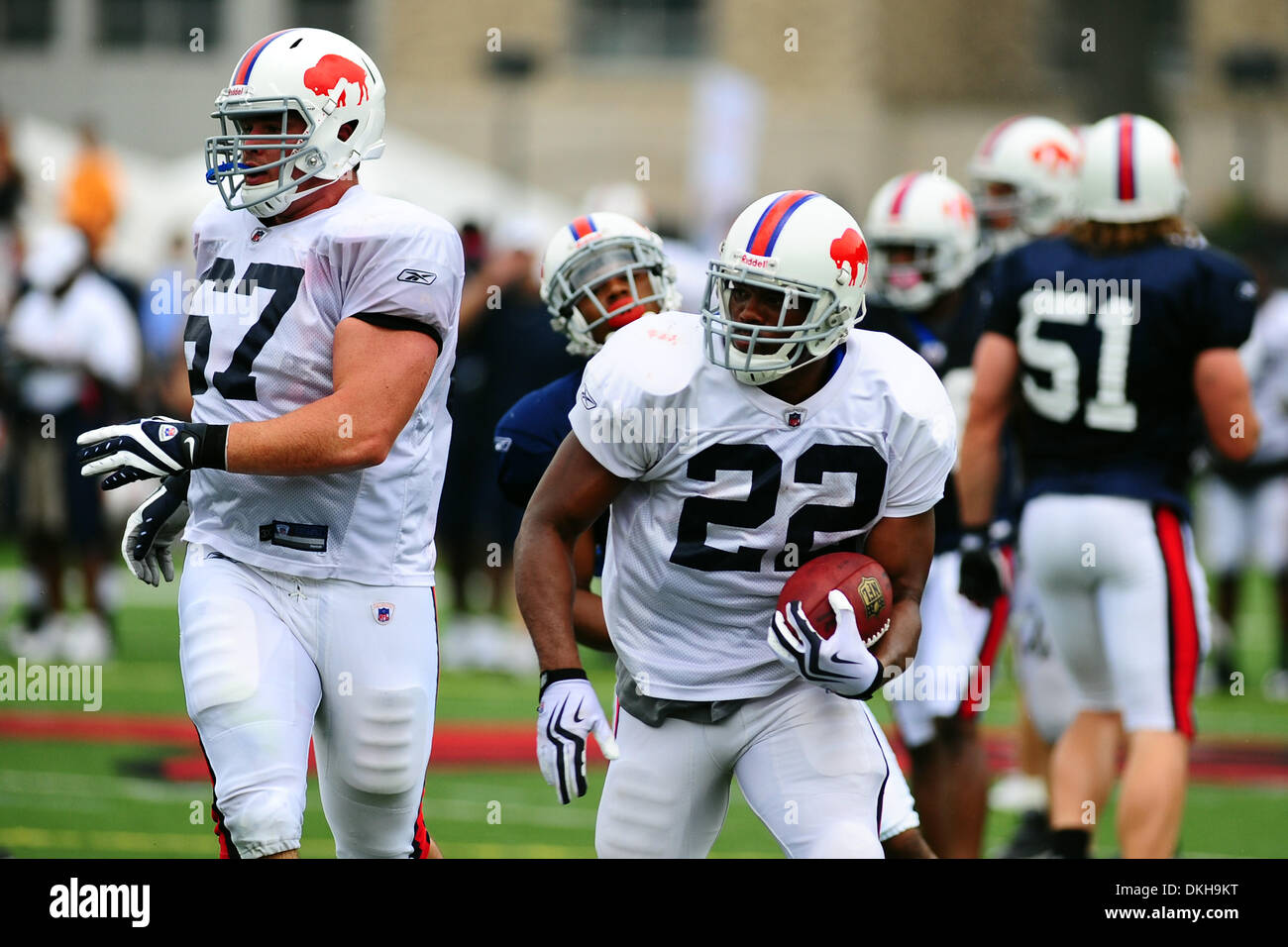 Buffalo Bills runningback Fred Jackson breaks free of the defense in ...