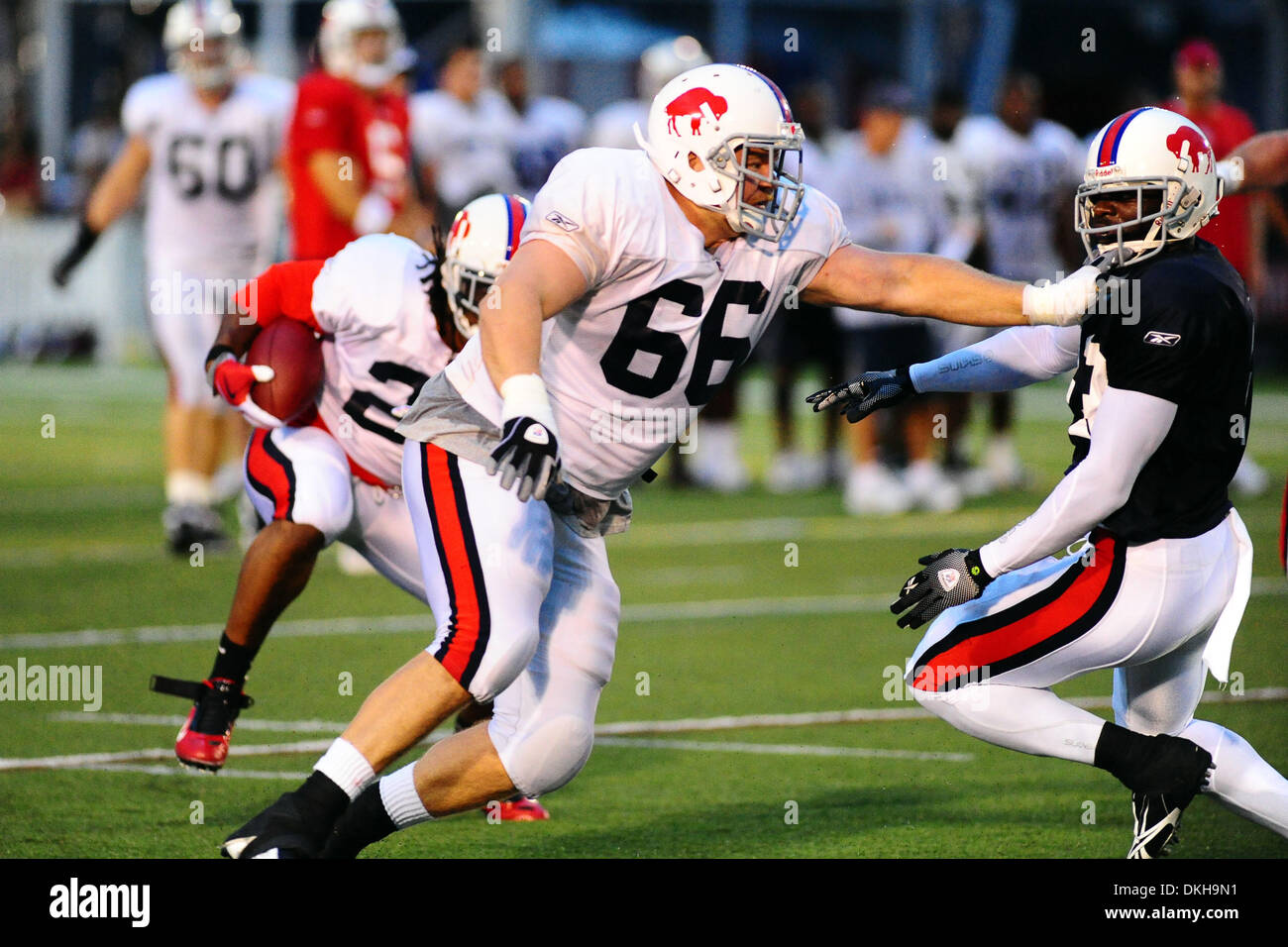 Buffalo Bills lineman Seth McKinney places the lead block during a ...