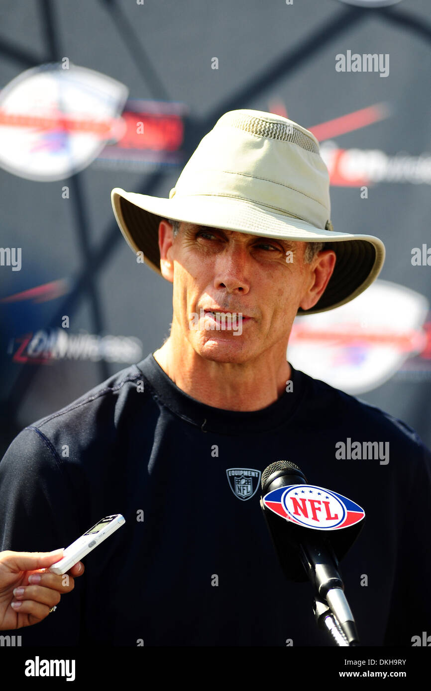 Buffalo Bills head coach Dick Jauron addresses the media following ...