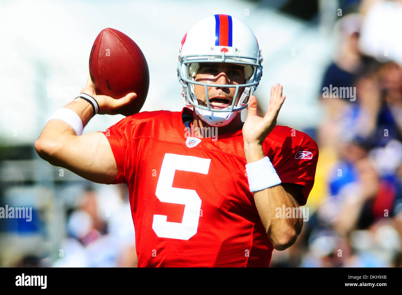 Buffalo Bills quarterback Trent Edwards sets to throw down field during ...