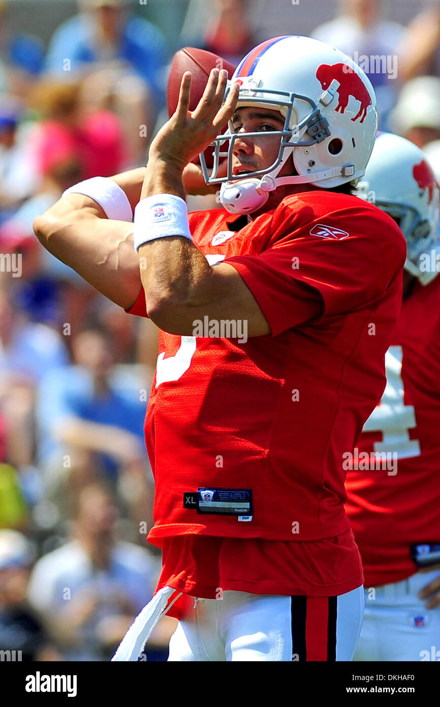 Buffalo Bills quarterback Trent Edwards delivers the pass during Friday ...
