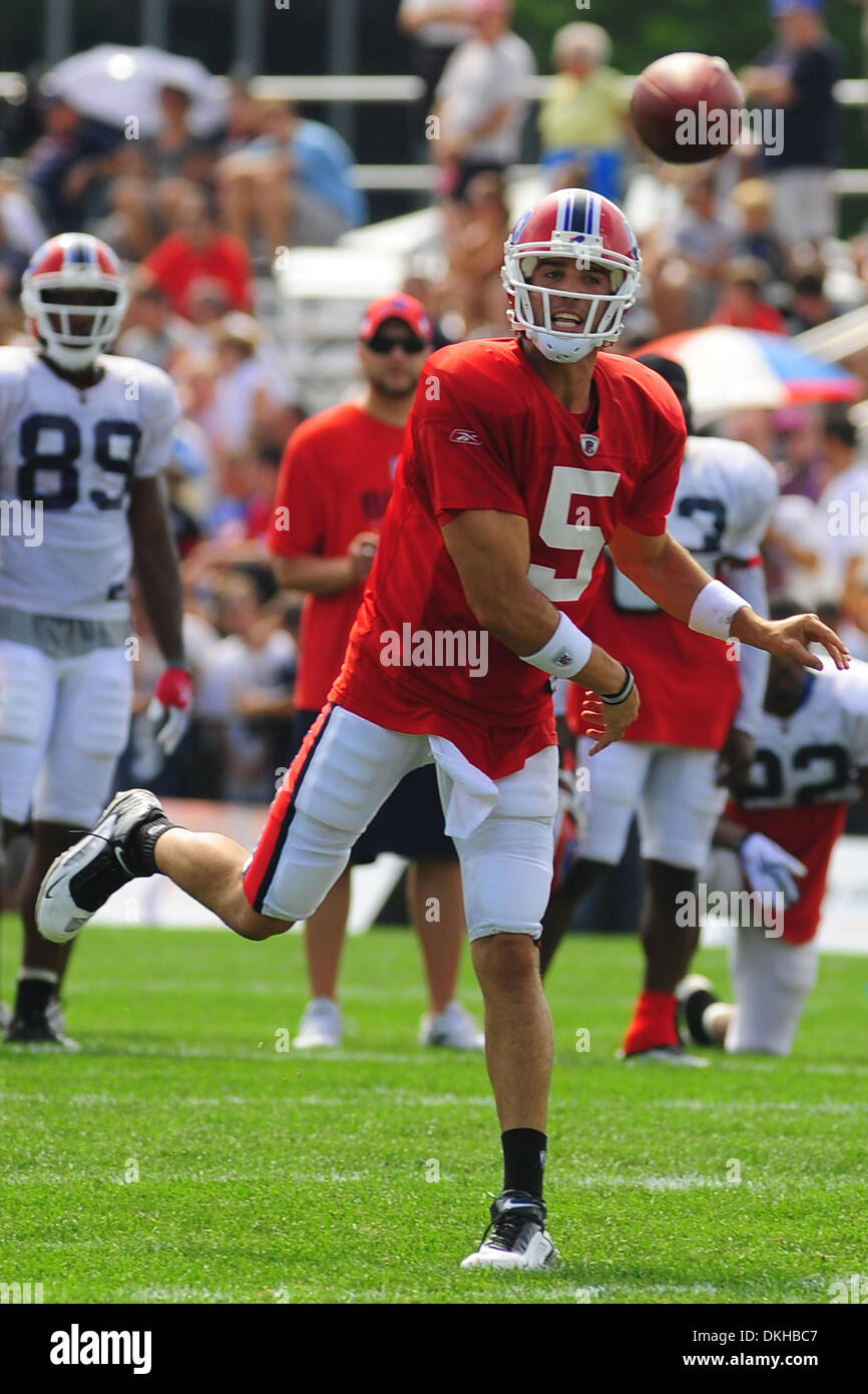 Buffalo Bills quarterback Trent Edwards watches the ball in flight ...