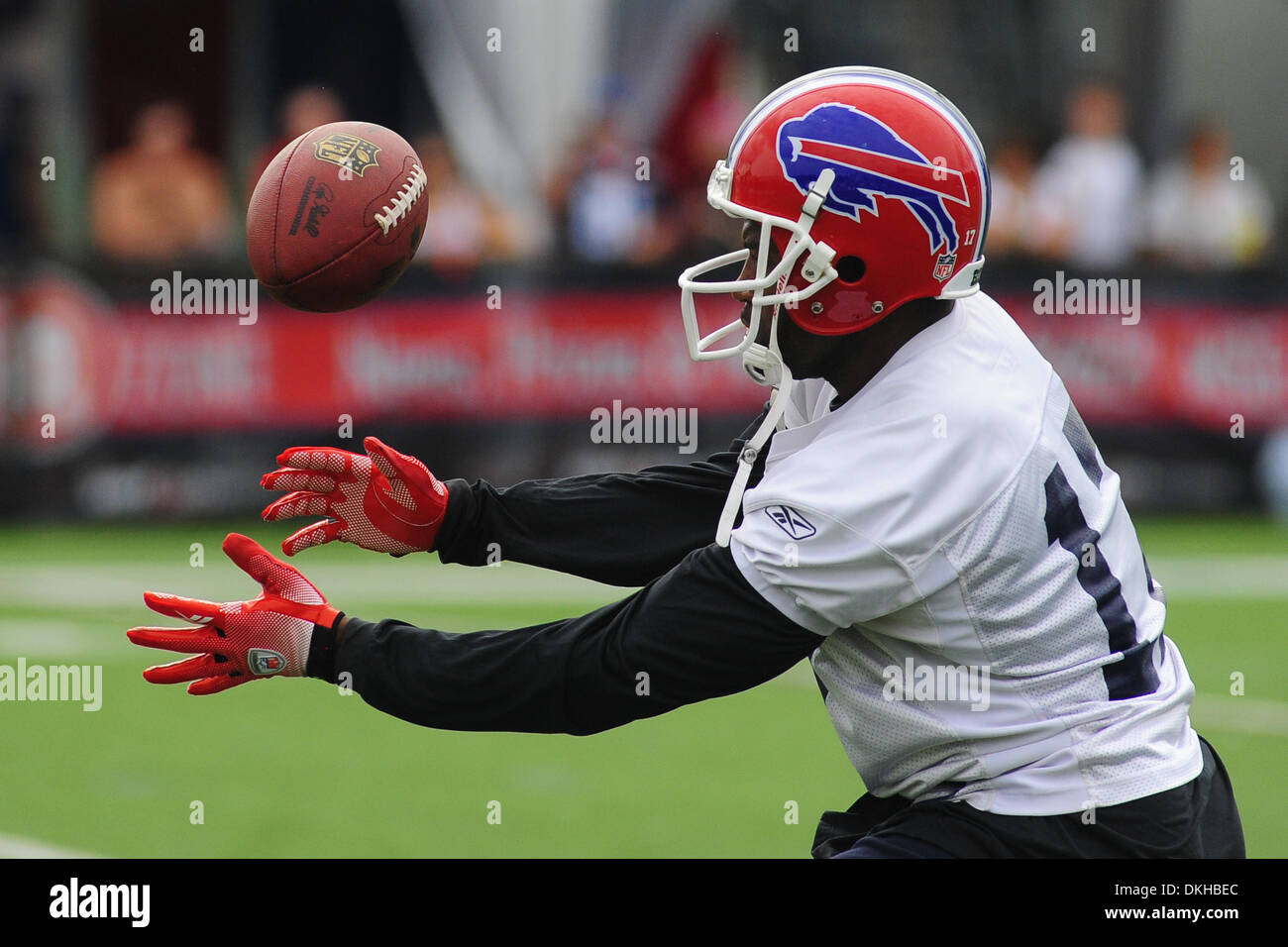 Buffalo Bills wide receiver Justin Jenkins looks to make the catch ...