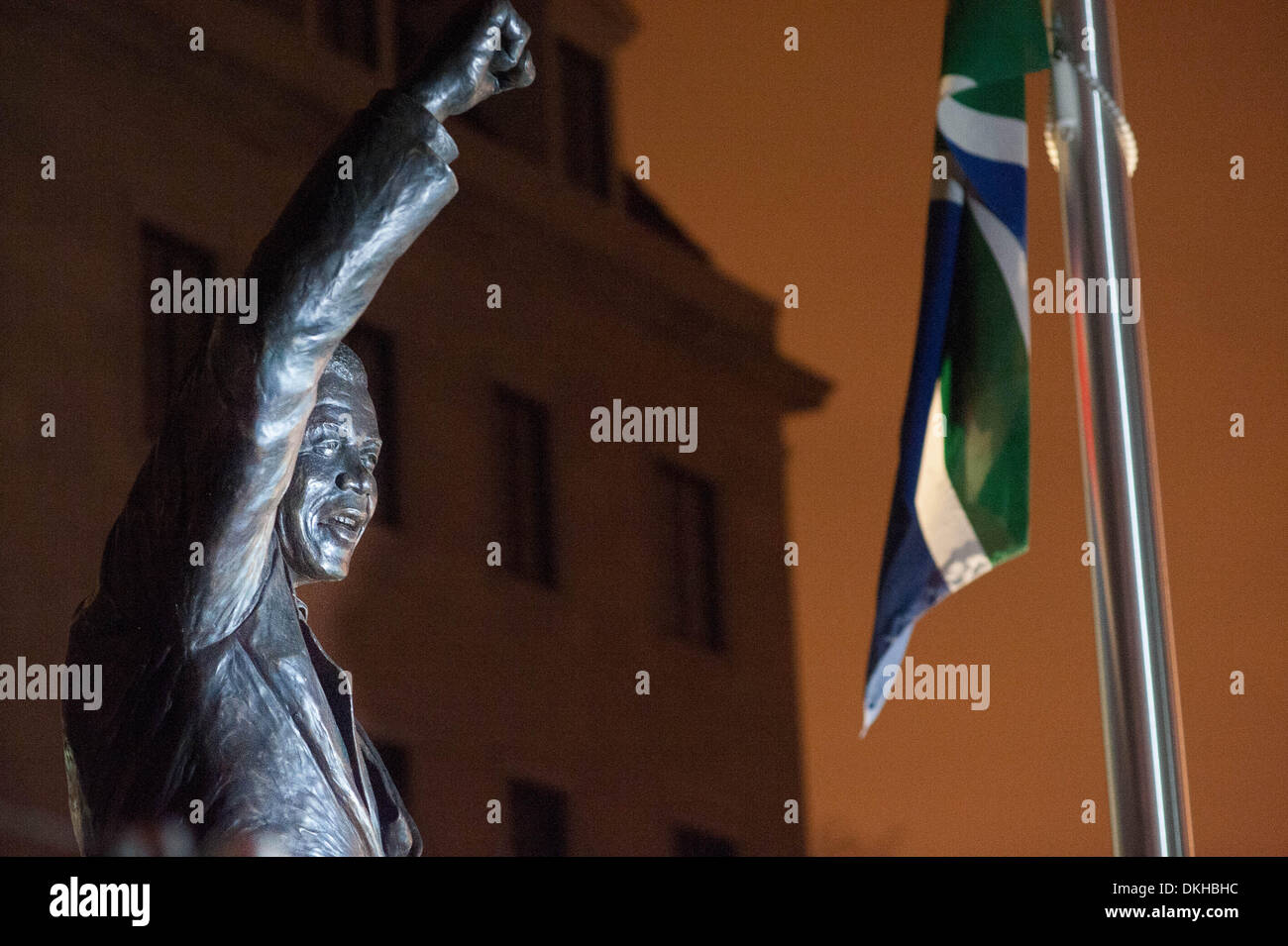 Nine foot statue hi-res stock photography and images - Alamy