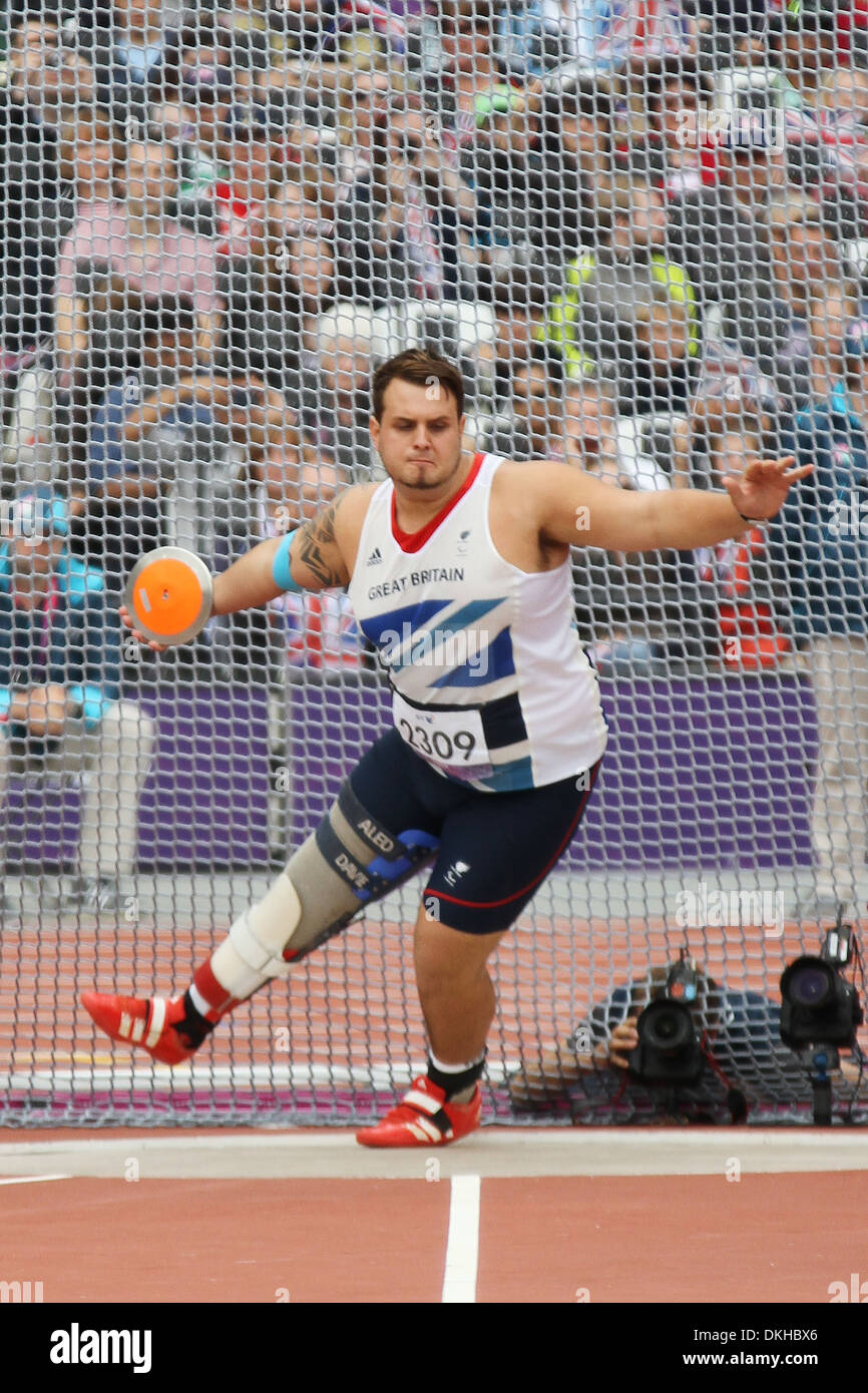 Discus throw prosthetic hi-res stock photography and images - Alamy