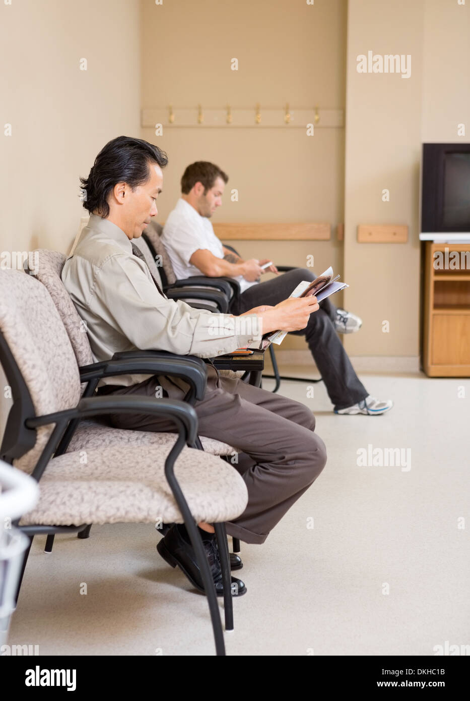 Hospital lobby hi-res stock photography and images - Alamy