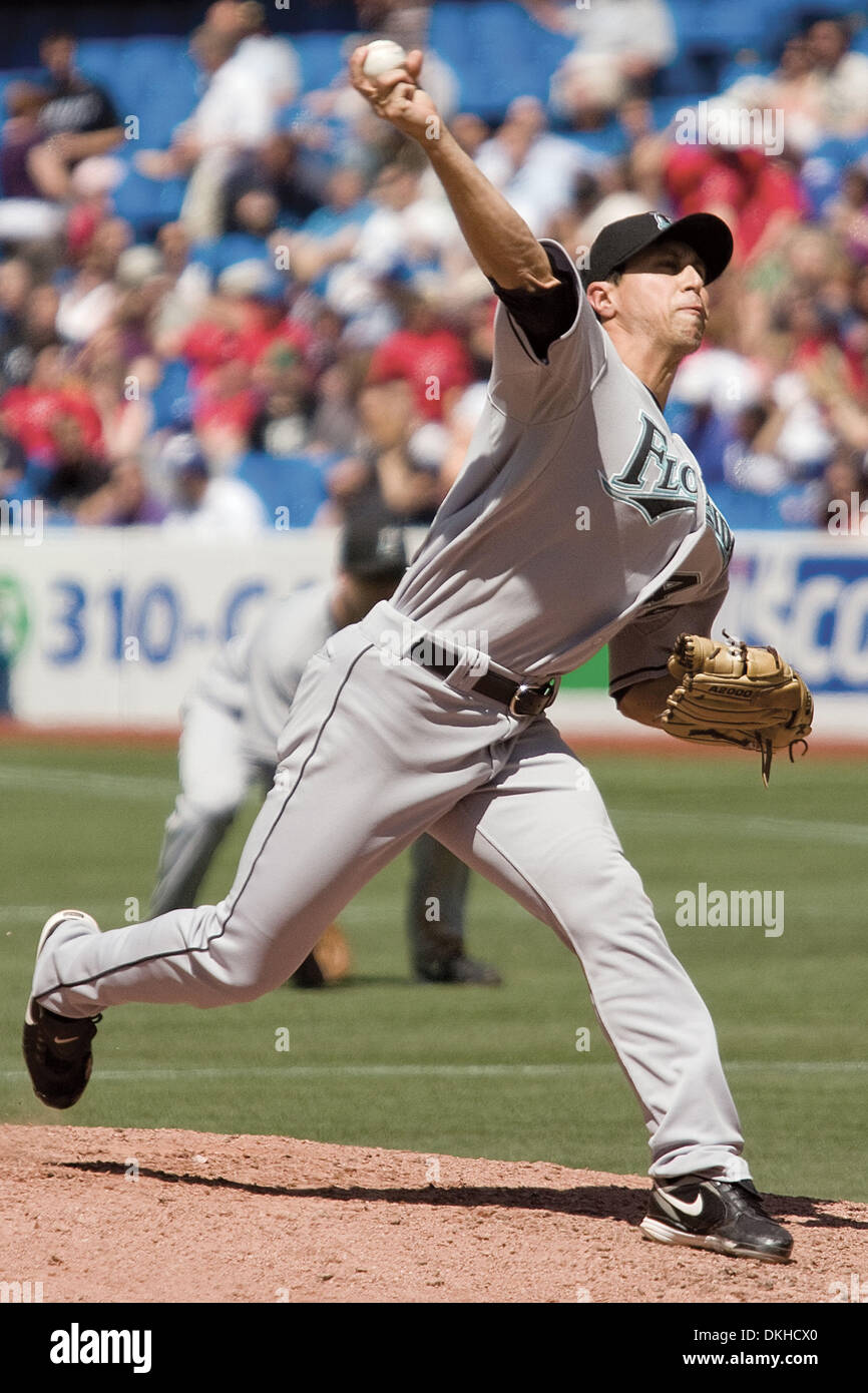 Florida Marlins pitcher Brian Sanches throws a pitch in the bottom of ...