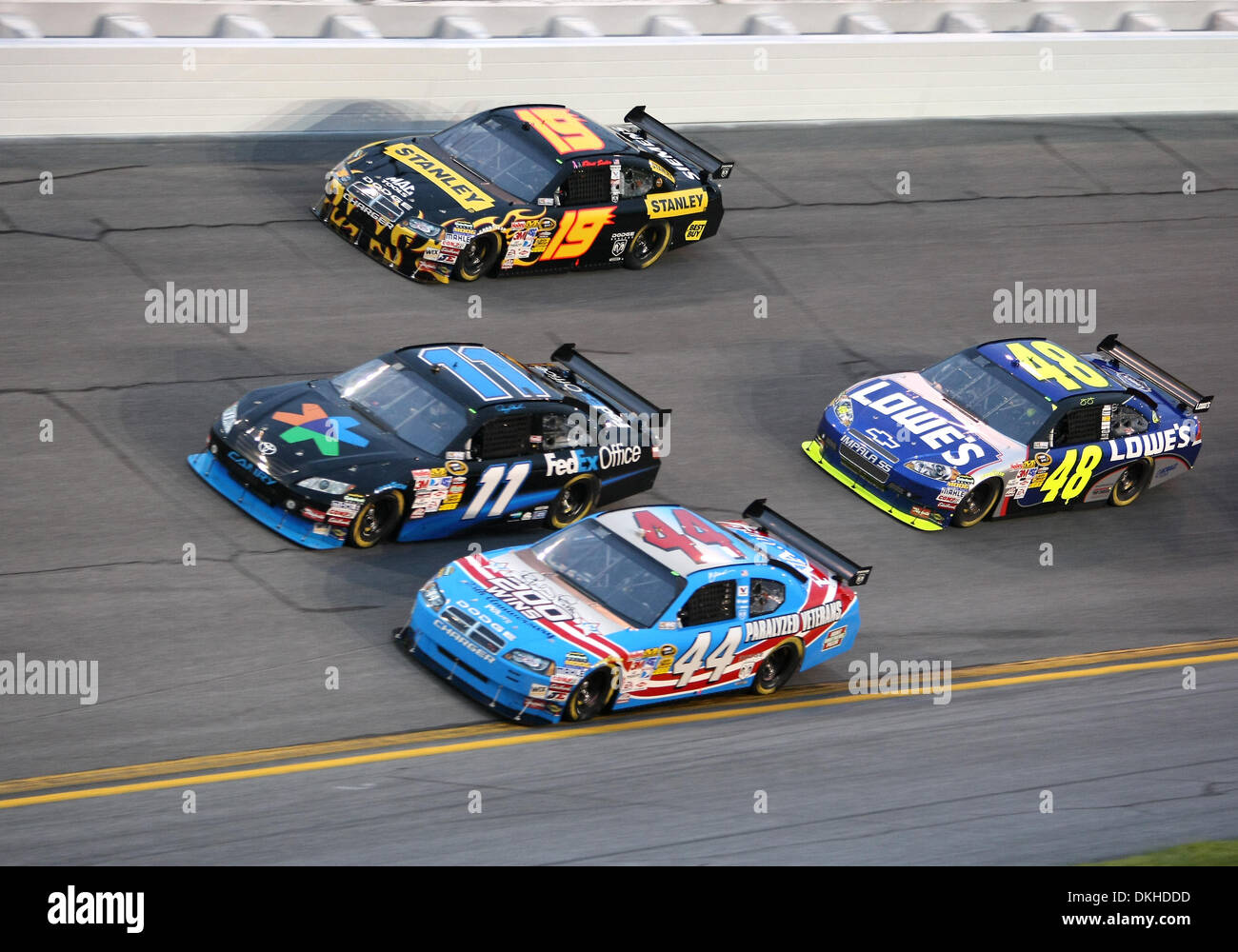 Drivers race in nascar hi-res stock photography and images - Alamy