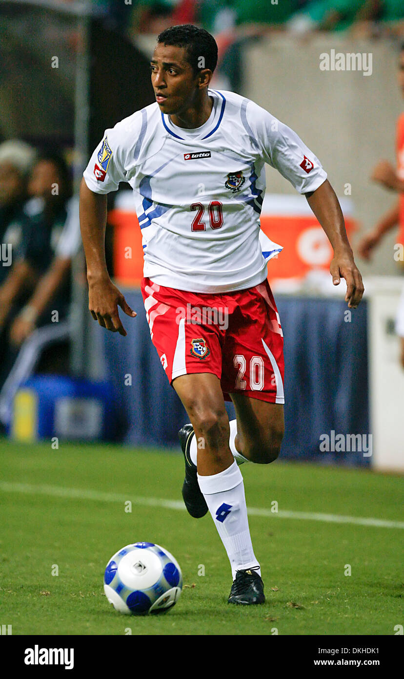 Panama's Rolando Escobar moves the ball down field against Mexico ...