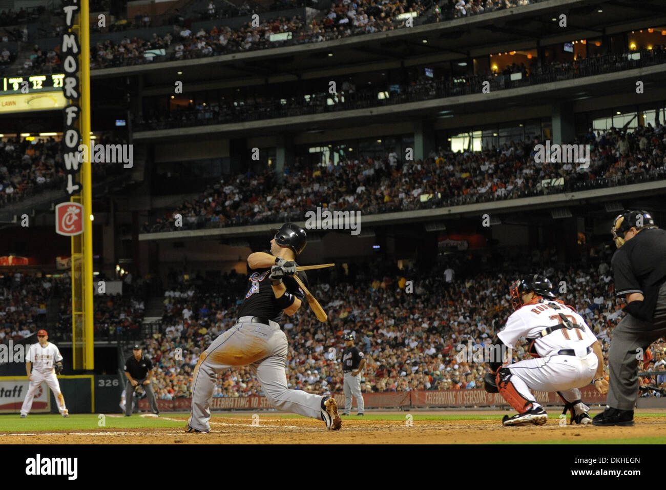 New York third baseman, David Wright, breaks his bat during a matchup ...