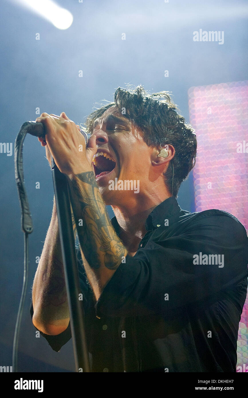 Lead singer, Brandon Boyd, of Incubus performs at the Molson ...