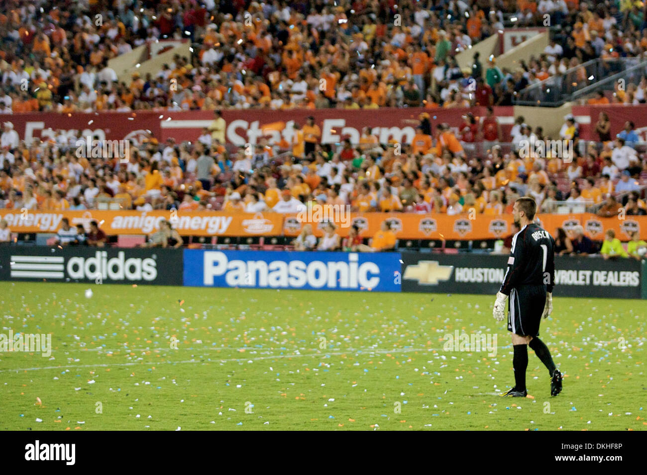 Chicago Fire Goalkeeper Jon Busch (#1) looks on in a mist flurry Dynamo ...