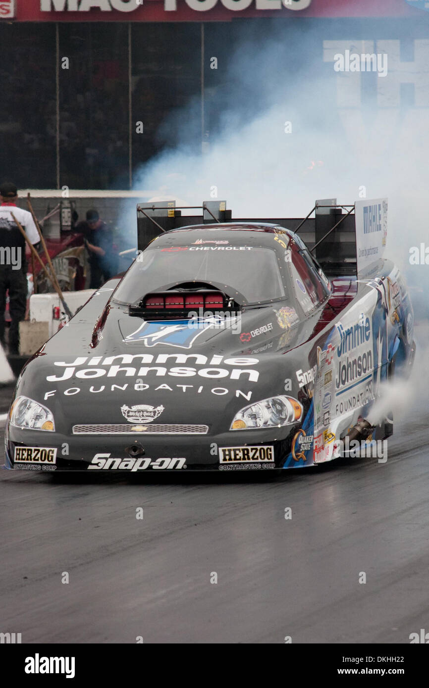 May 17, 2009 - Bristol, Tennessee, U.S - 17 May 2009: Funny Car driver ...