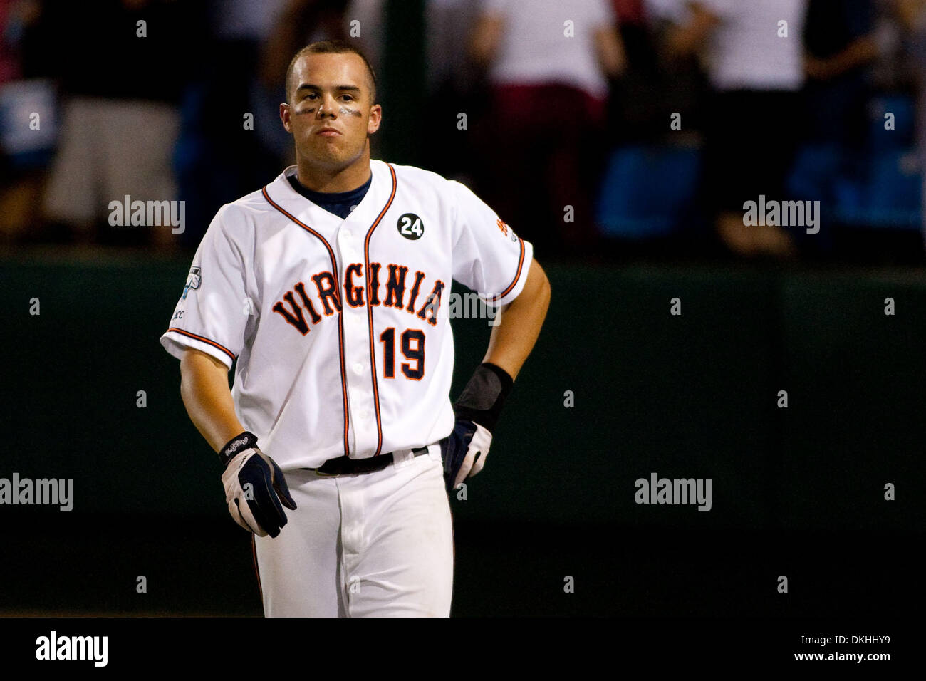 2009 college world series hi-res stock photography and images - Alamy