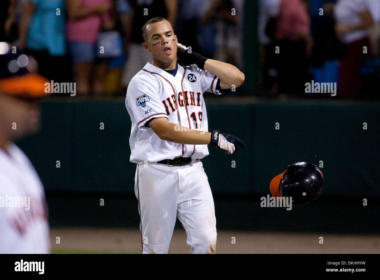 2009 college world series hi-res stock photography and images - Alamy