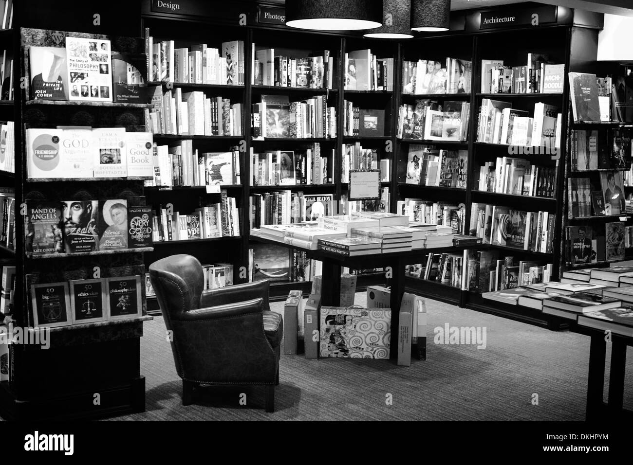 Inside bookshop Black and White Stock Photos & Images - Alamy