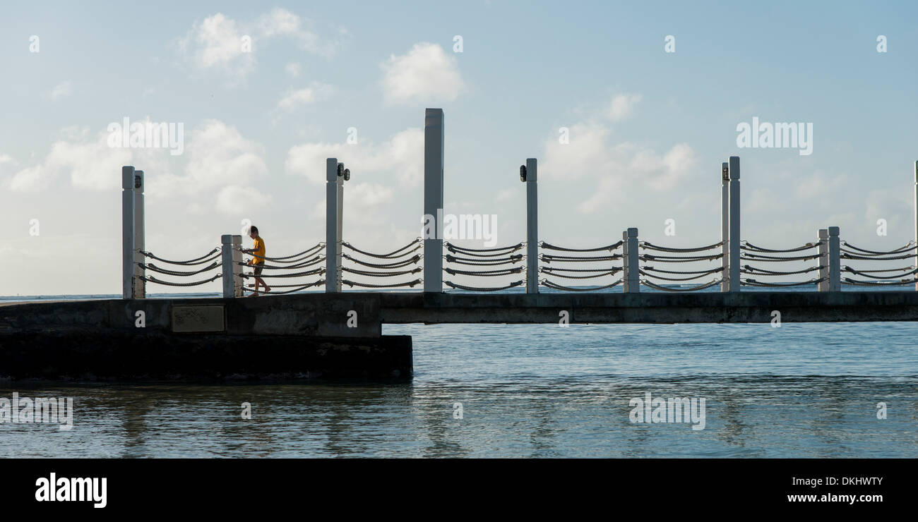 Waikiki beach pier hi-res stock photography and images - Alamy