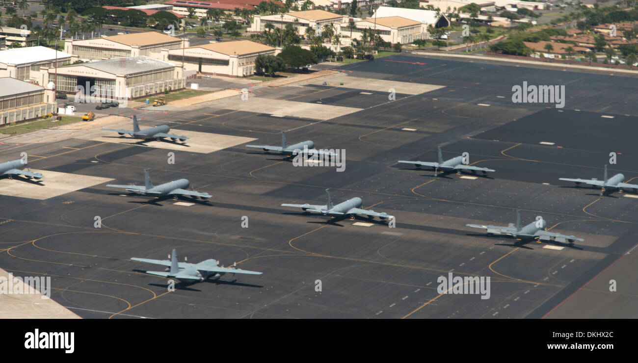 Honolulu airport hi-res stock photography and images - Alamy