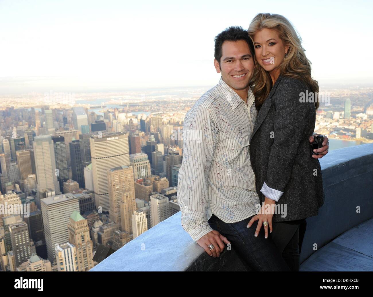 Nov 24, 2009 - Manhattan, New York, USA - JOHNNY DAMON with wife ...