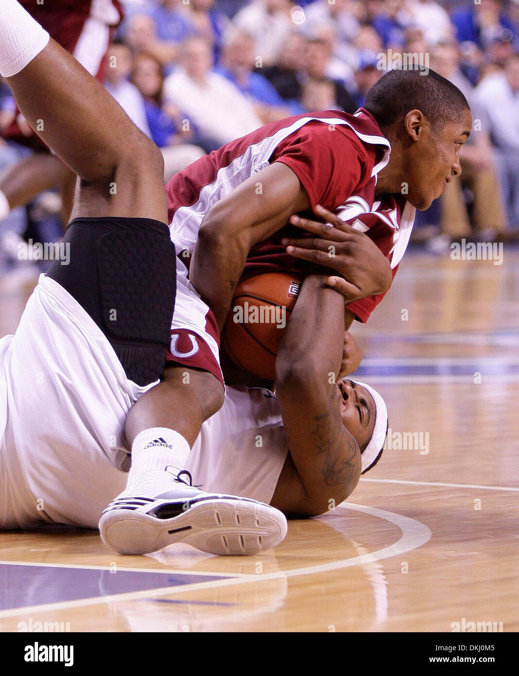 Kentucky's DeMarcus Cousins wrestled for the ball with Jhamar ...