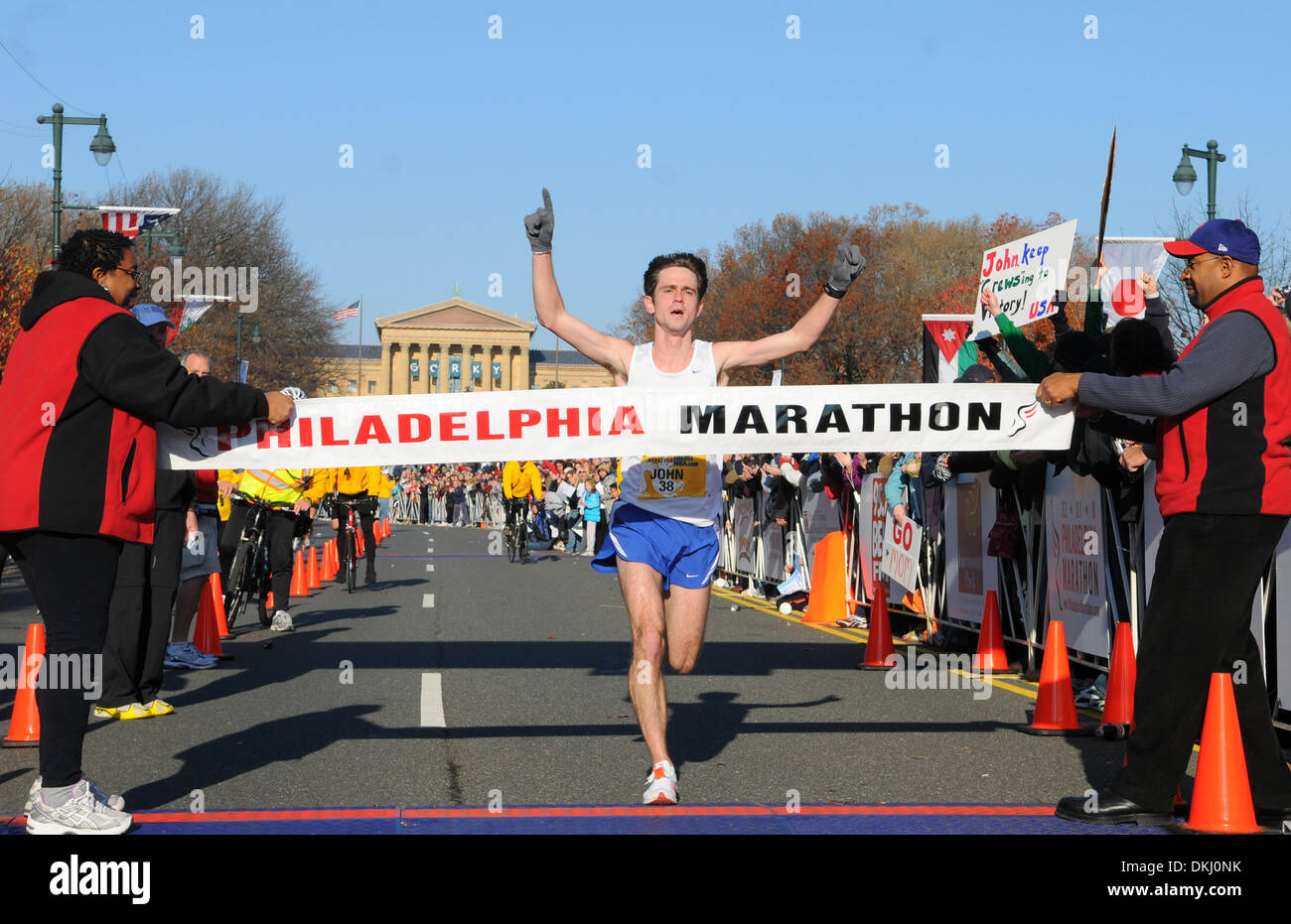 Nov 22, 2009 - Philadelphia, Pennsylvania, USA - Marathon runner JOHN ...