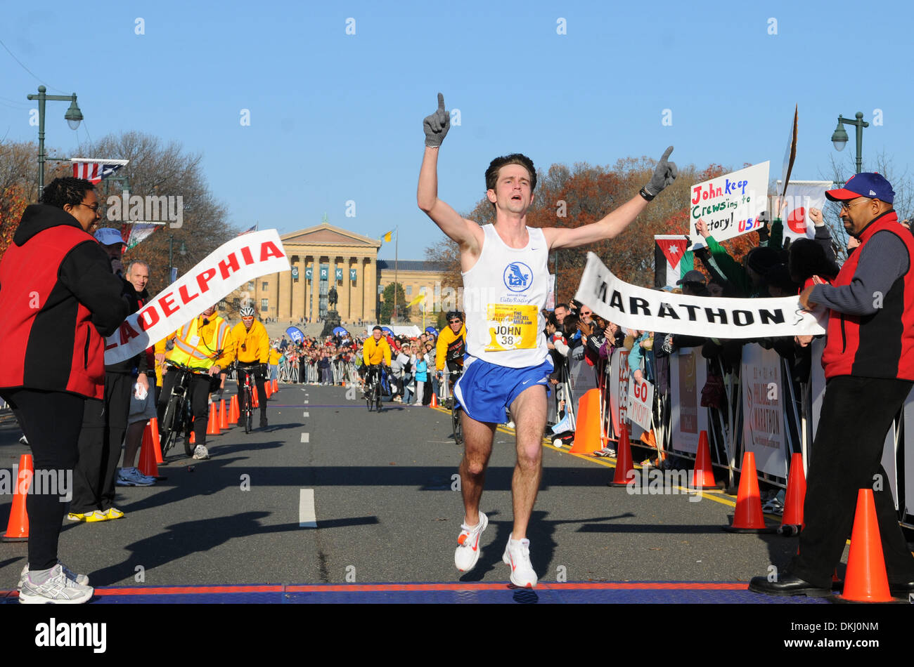 Nov 22, 2009 - Philadelphia, Pennsylvania, USA - Marathon runner JOHN ...