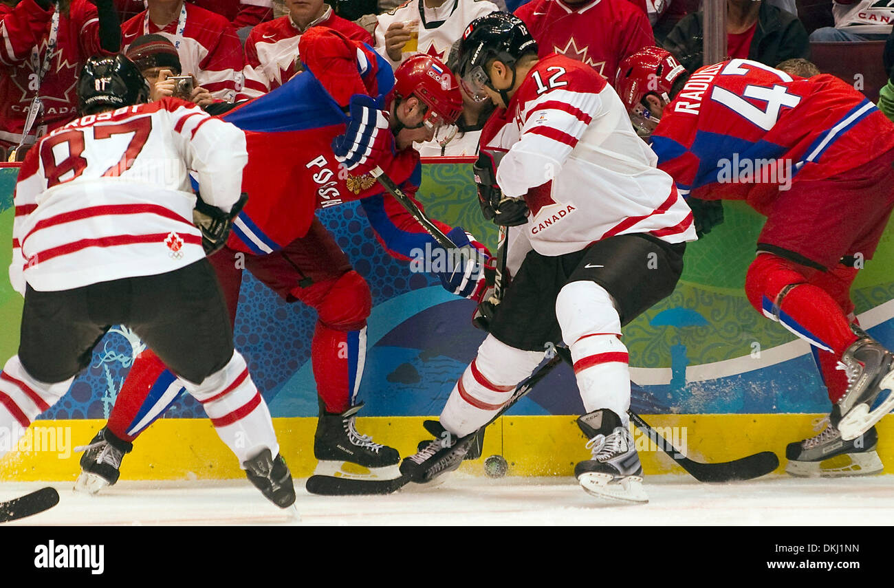 Vancouver 2010 olympics hockey puck hi-res stock photography and images ...