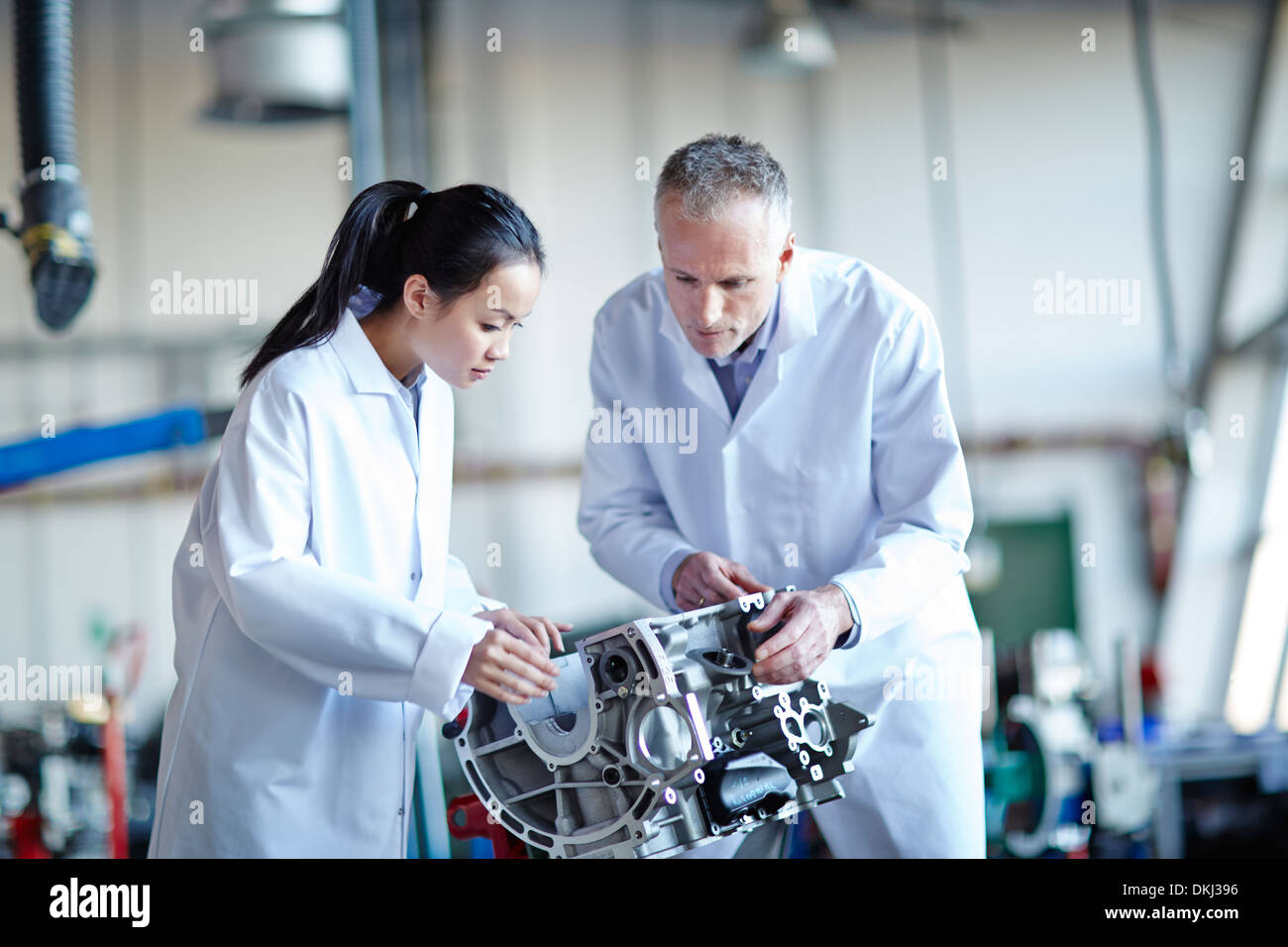 Engine laboratory hi-res stock photography and images - Alamy