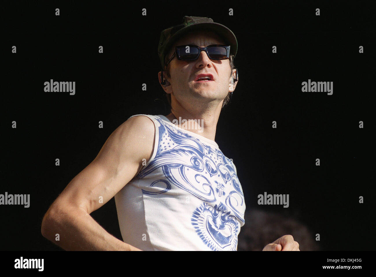 TIM BOOTH.LEAD SINGER WITH ''JAMES''.11/07/1999.S54E8A Stock Photo - Alamy