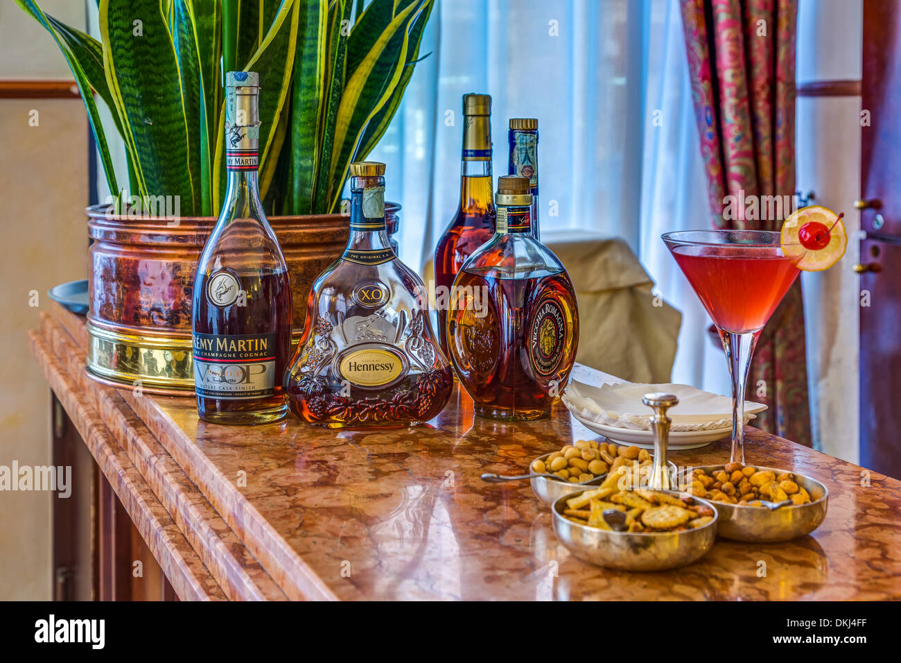 Aperitif drinks hi-res stock photography and images - Alamy