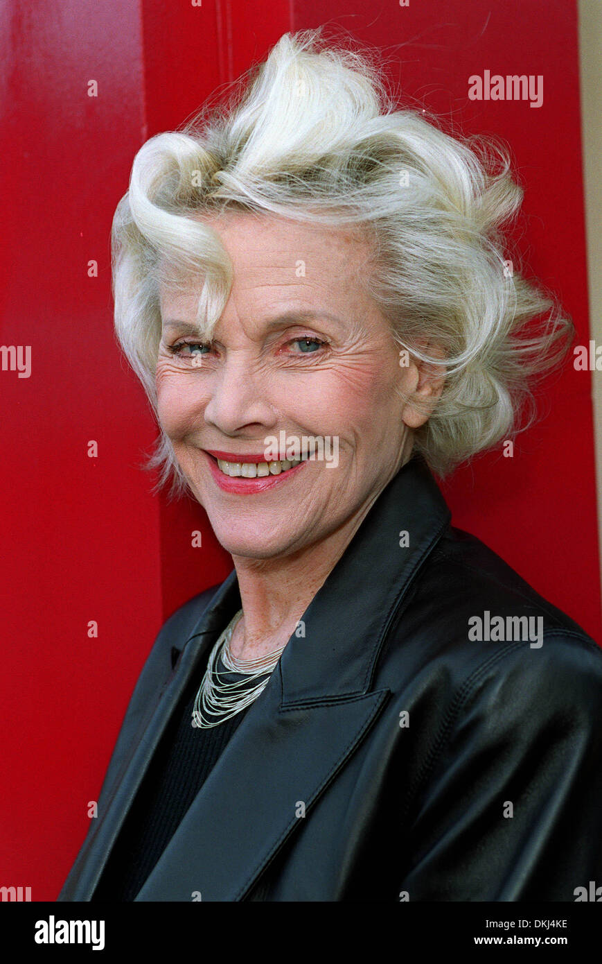 Actress honor blackman hi-res stock photography and images - Alamy