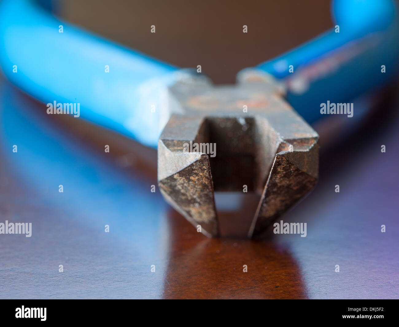 Wire cutters hi-res stock photography and images - Alamy