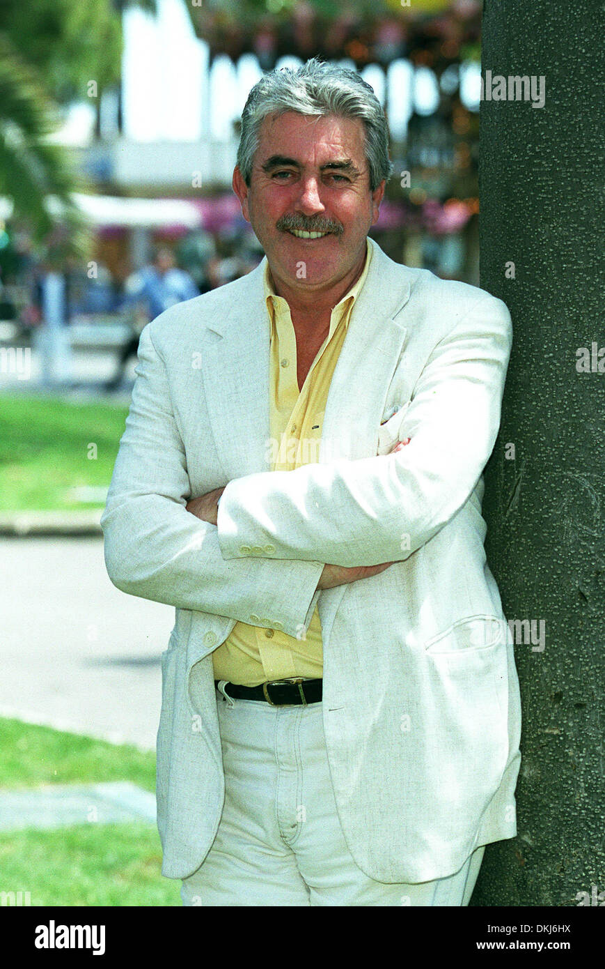 JOHN ALDERTON.ACTOR.CANNES, FRANCE, EUROPE.16/05/2001.BH71F18AC Stock ...