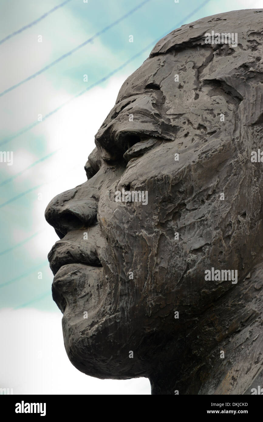 Nelson mandela profile hi-res stock photography and images - Alamy