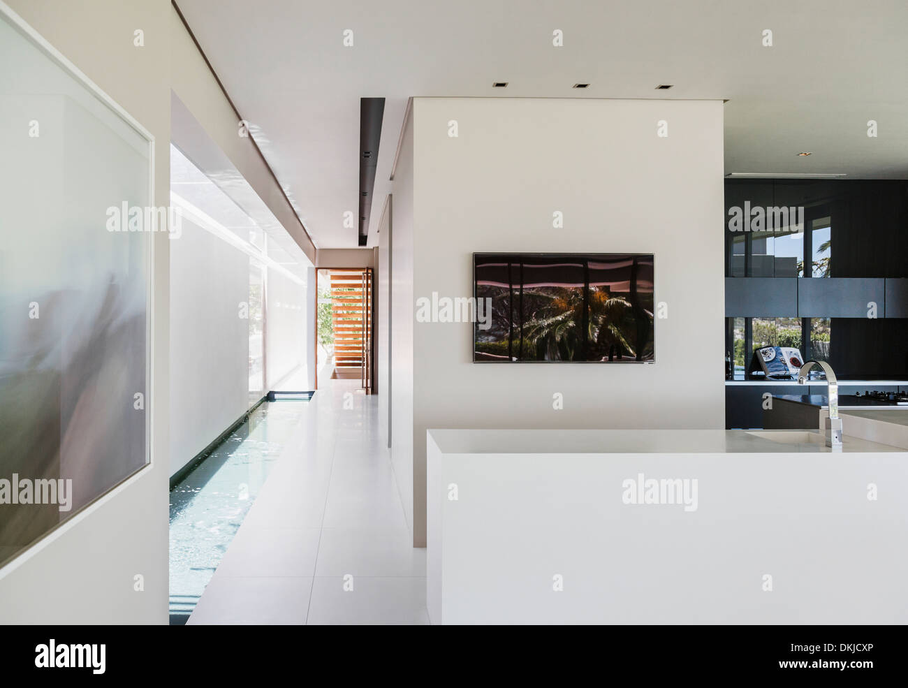 Kitchen corridor hi-res stock photography and images - Alamy