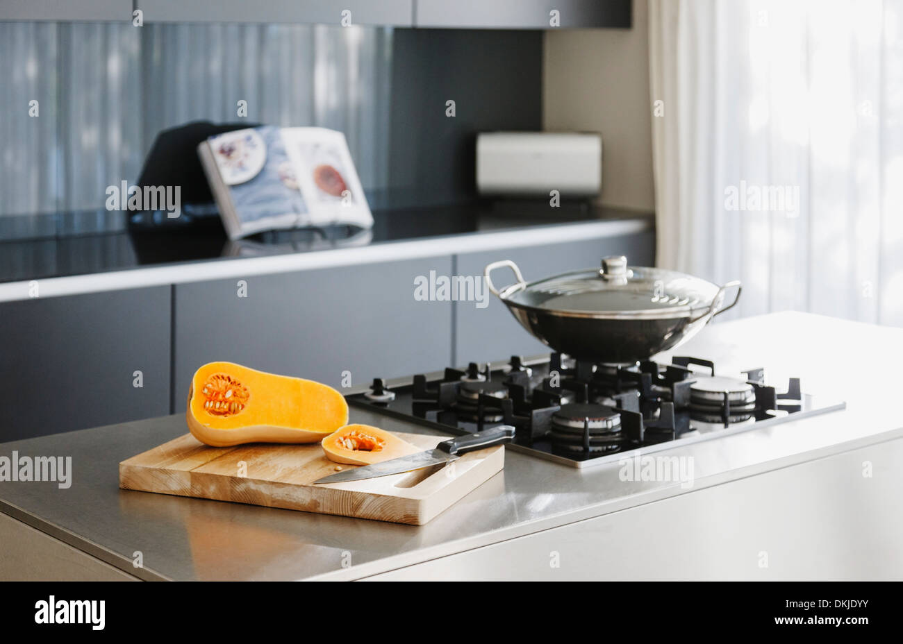 Wok range hi-res stock photography and images - Alamy