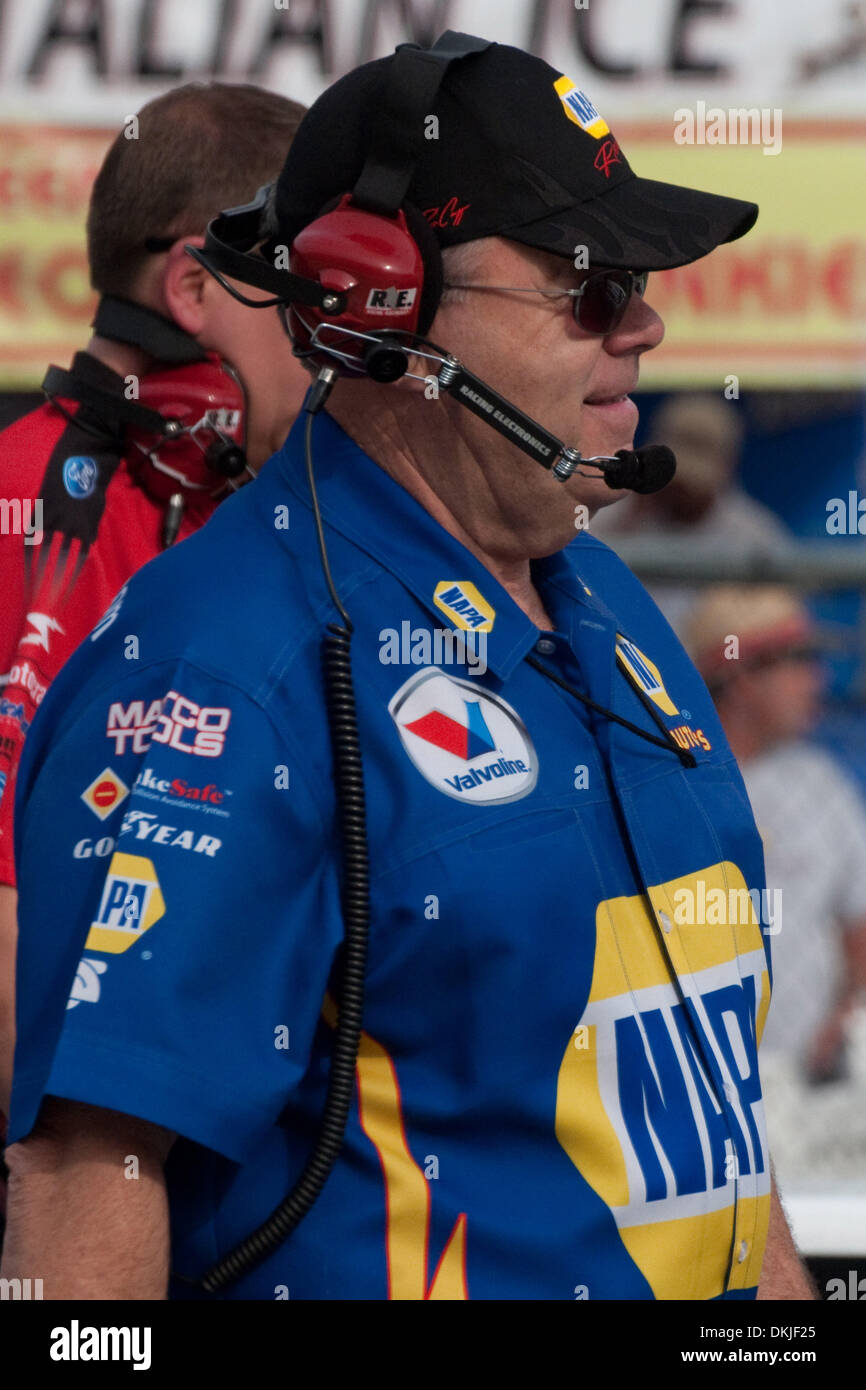 May 15, 2009 - Bristol, Tennessee, U.S - 15 May 2009: Crew chief Ed ...