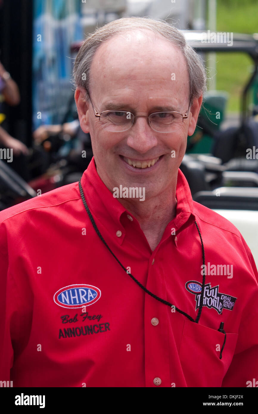 May 15, 2009 - Bristol, Tennessee, U.S - 15 May 2009: NHRA announcer ...