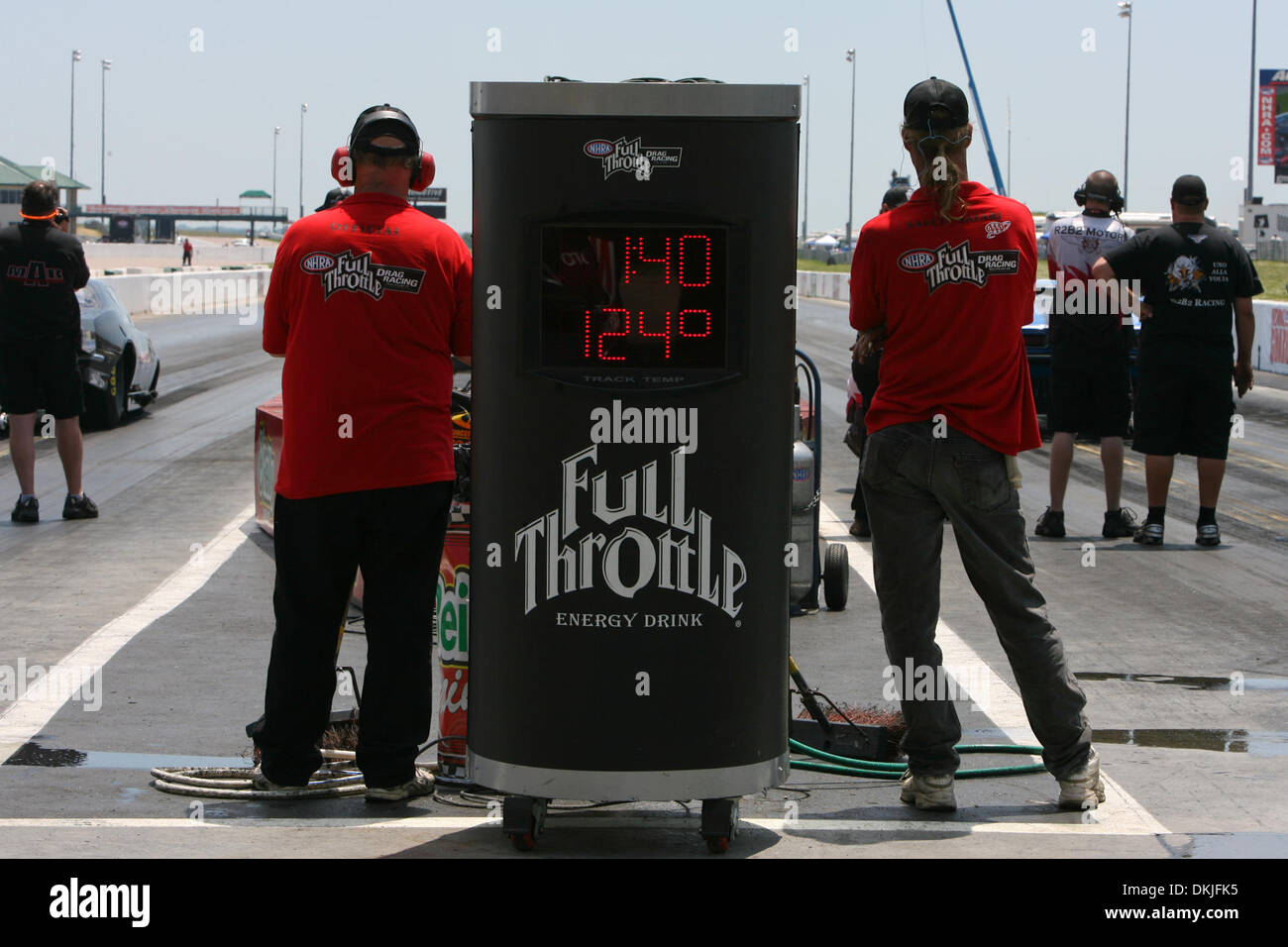 May 31, 2009 - Topeka, KS, U.S - 31 May 2009: With air temps in the 90s ...