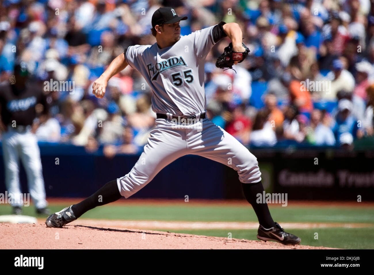 Delivers a pitch to the plate hi-res stock photography and images - Alamy