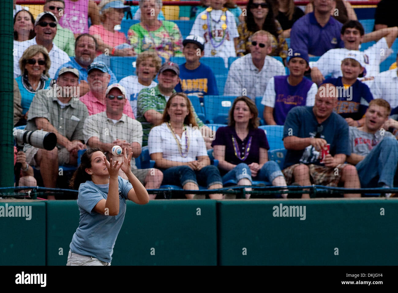 2009 college world series hi-res stock photography and images - Alamy