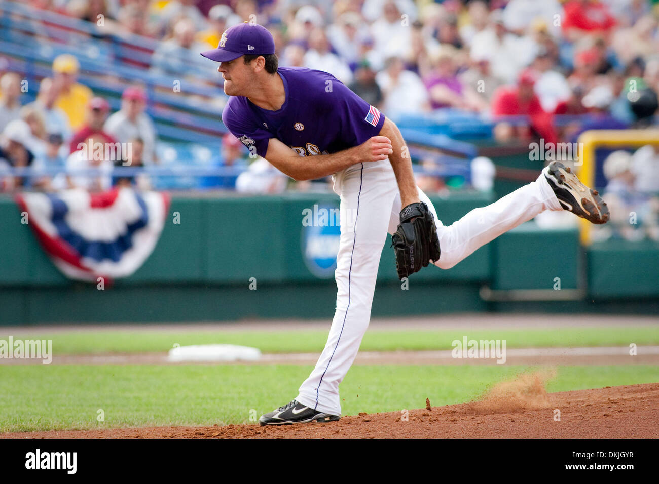 June 15, 2009 - Omaha, Nebraska, U.S - June 15, 2009: LSU's Louis ...