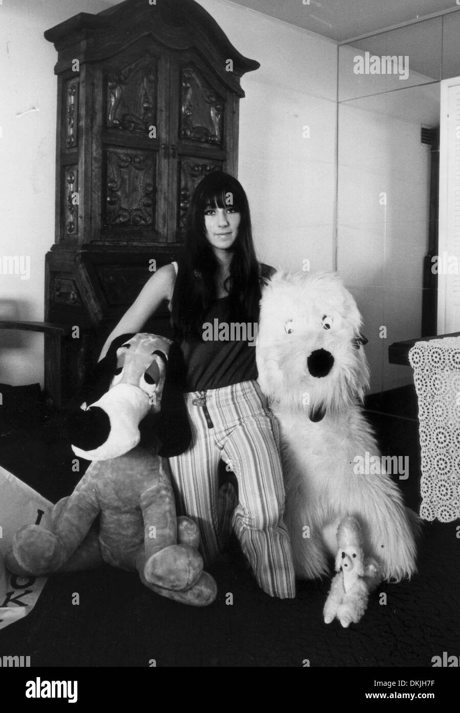 Apr. 19, 2000 - CHER 1966. JAY THOMPSON/(Credit Image: © Globe Photos ...